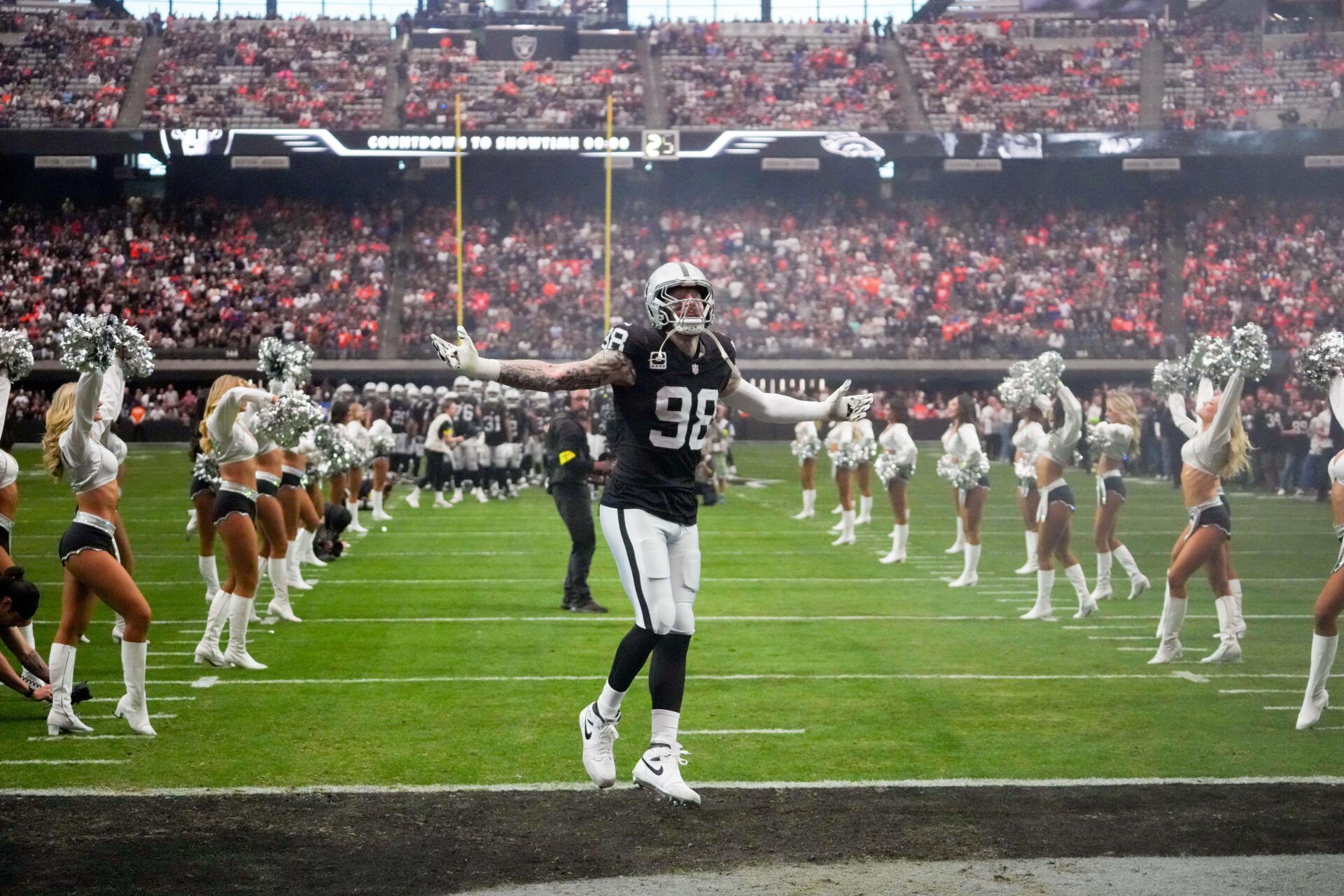 Maxx Crosby’s Wife Rachel Celebrates After Raiders Star Gets Honored ...