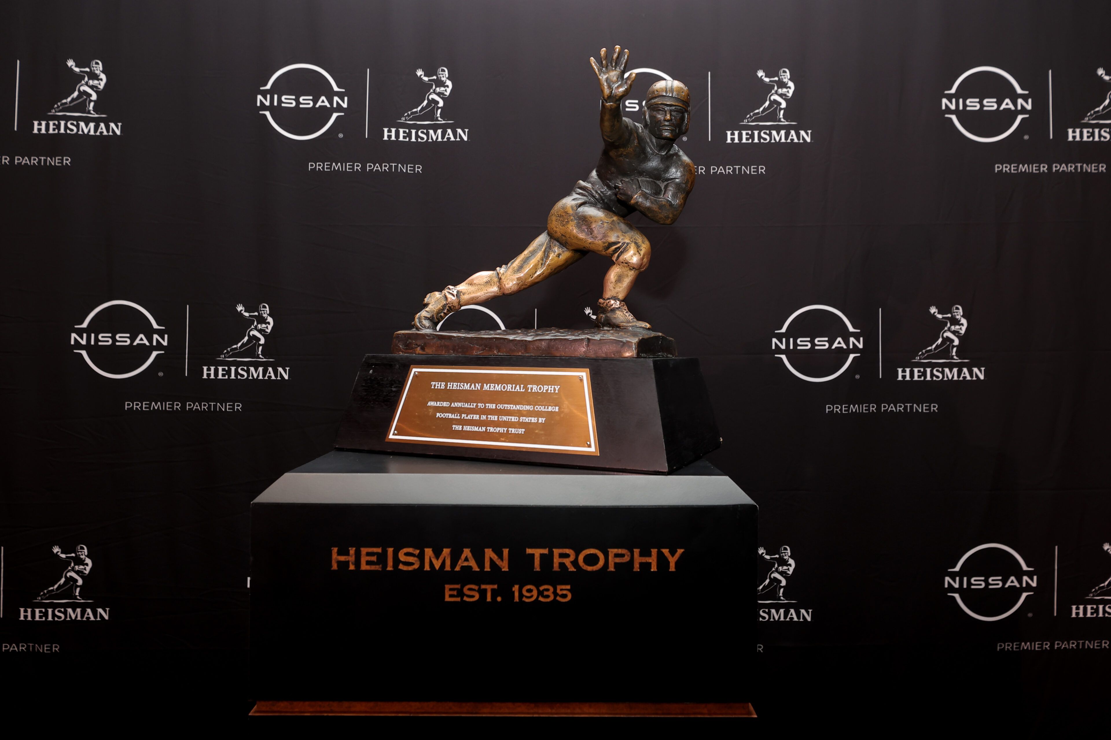 Indiana QB Fernando Mendoza Named Heisman Trophy Winner