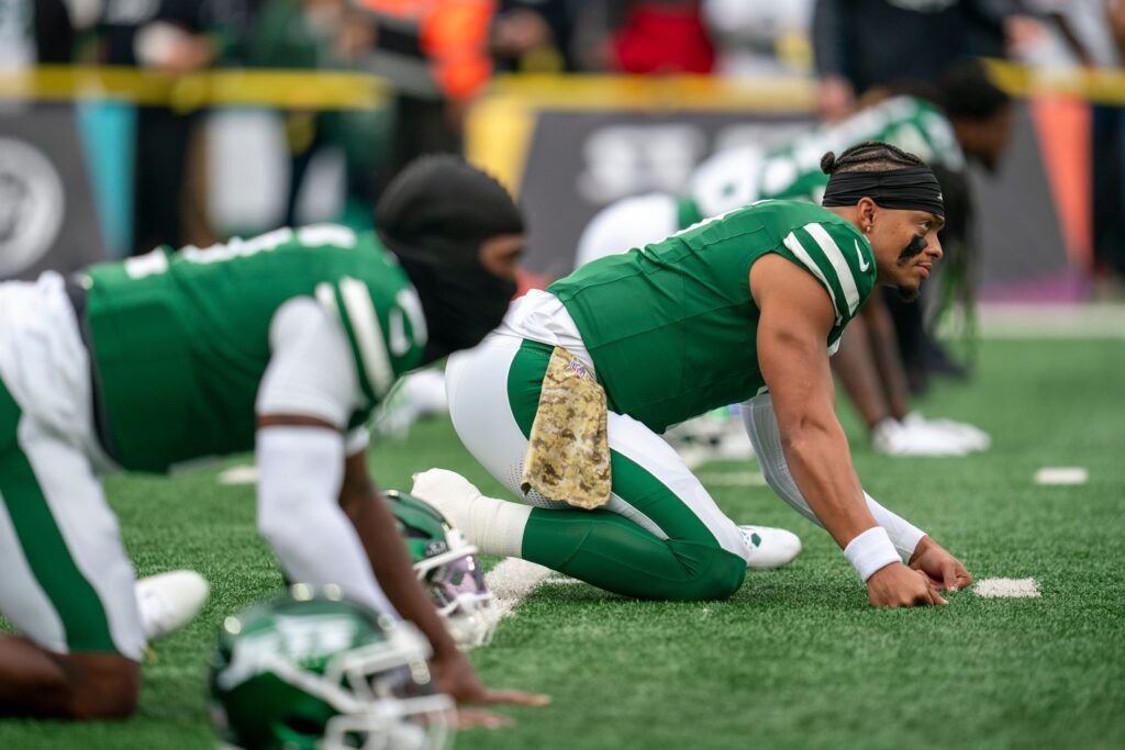 What Happened to Tyrod Taylor and Justin Fields? Breaking Down Why ...