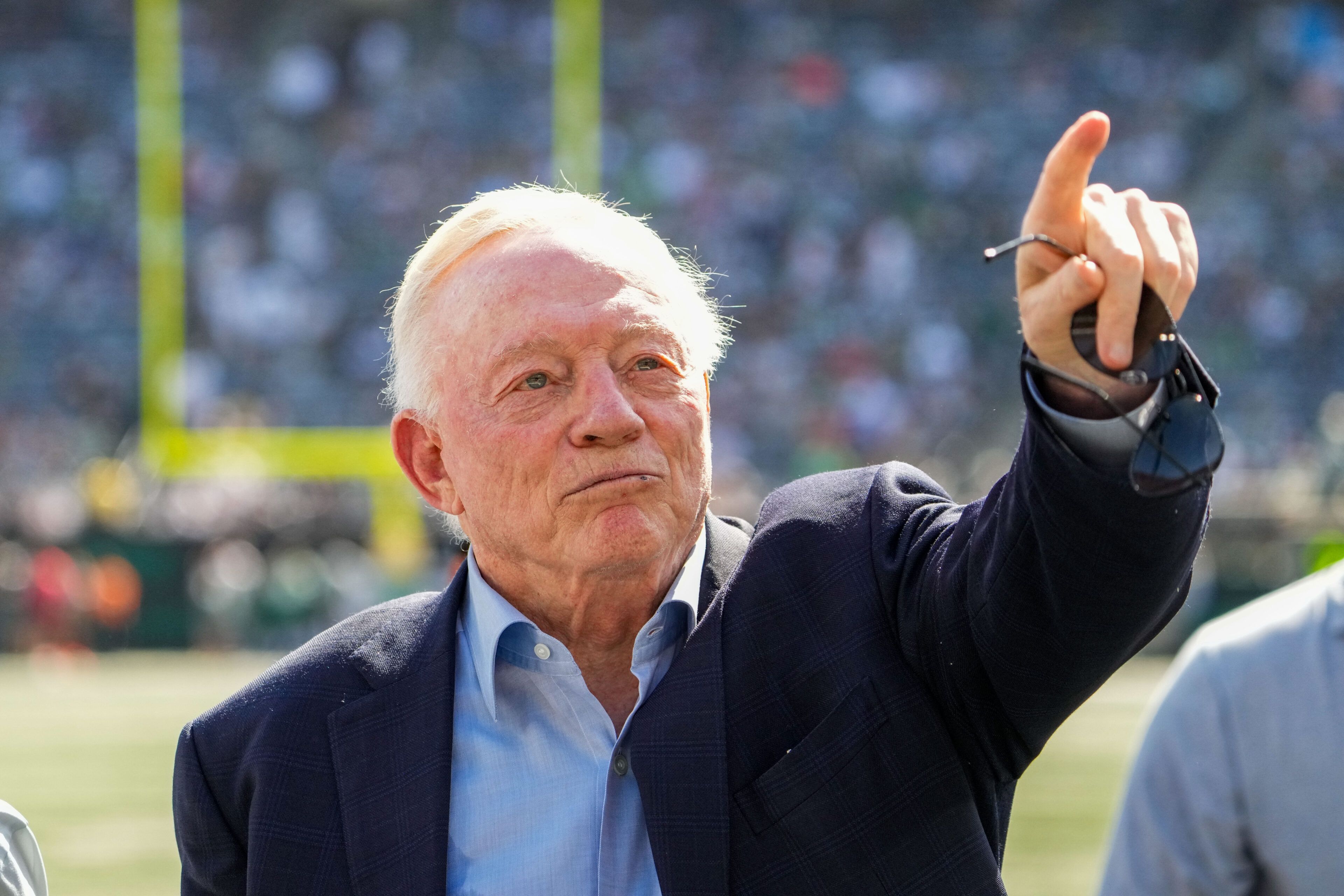 Cowboys Owner Jerry Jones Clears Air on Possibility of Resting Star ...