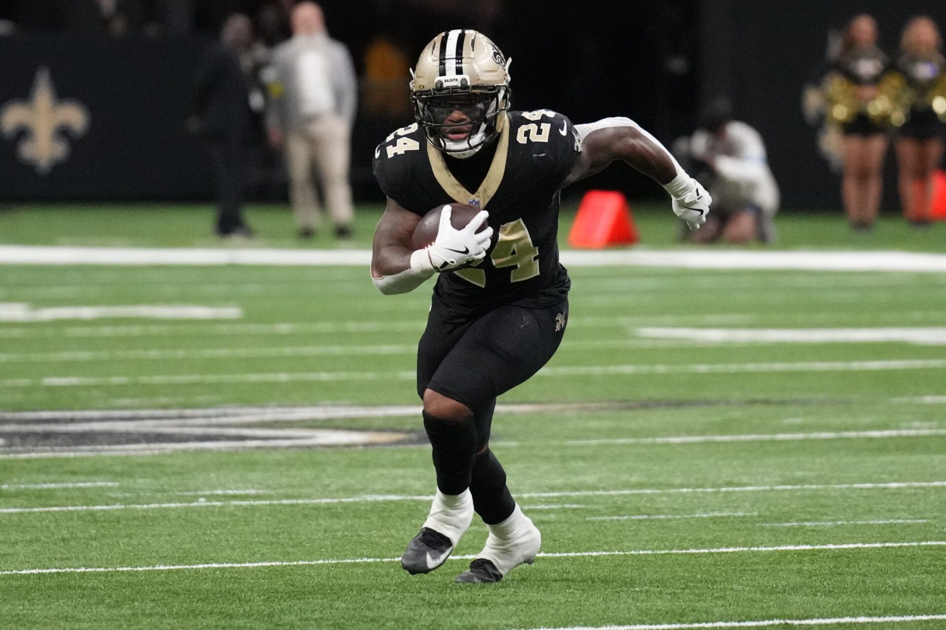 Devin Neal Injury Update: Should Fantasy Managers Be Concerned About the Saints RB?