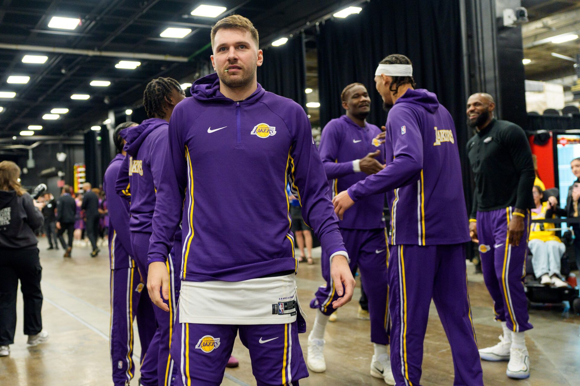 Luka Dončić Reportedly Drops Over $375,000 on Christmas Gifts for ...