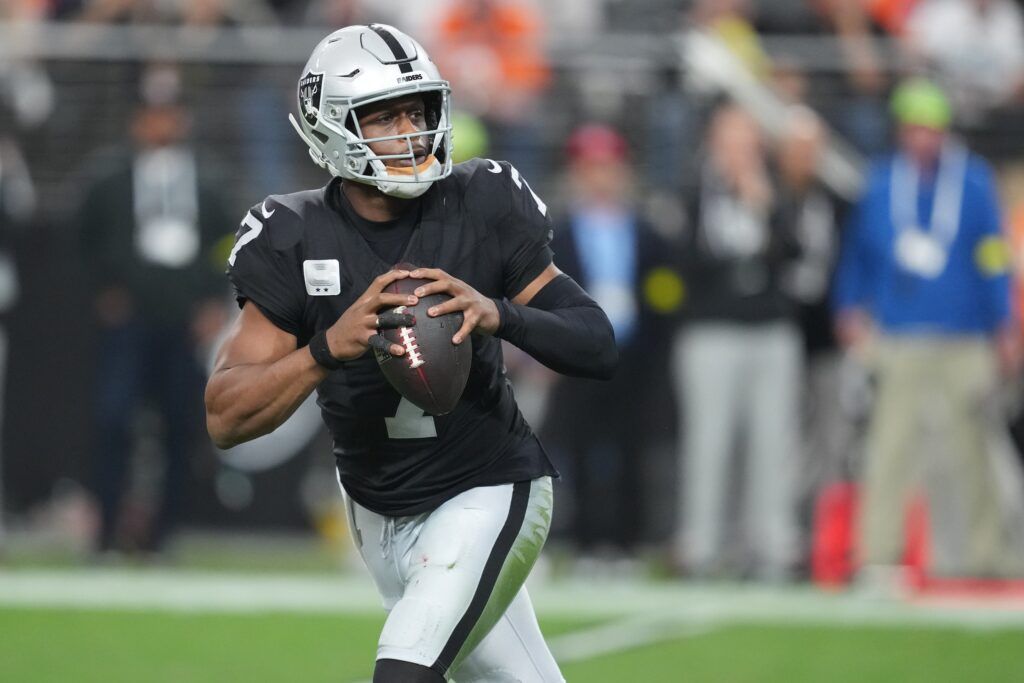 Las Vegas Raiders Start-Sit: Week 16 Fantasy Advice for Geno Smith ...
