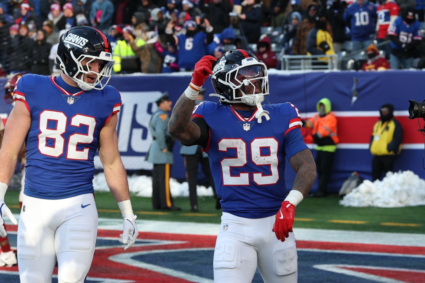 Should You Start Giants RBs Tyrone Tracy Jr. or Devin Singletary in ...