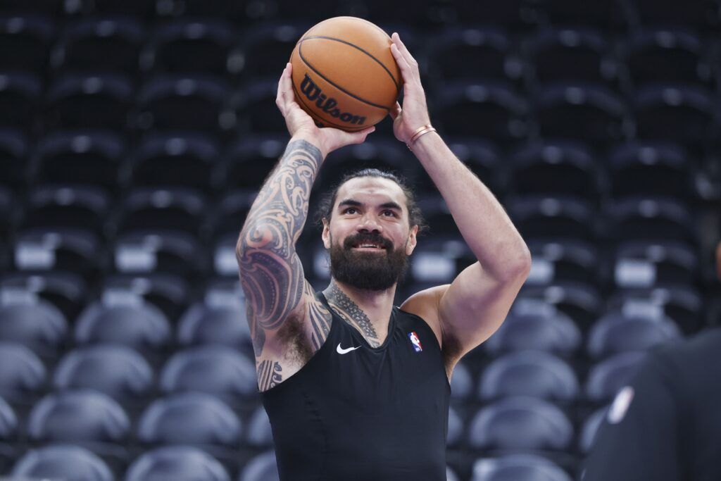 Steven Adams Reveals His Unique Diet That Bothers His Rockets Teammates