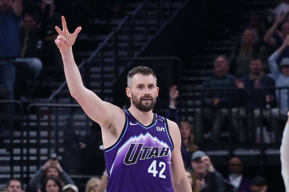 NBA World Reacts To Kevin Love's Big Performance In Magic-Jazz Game