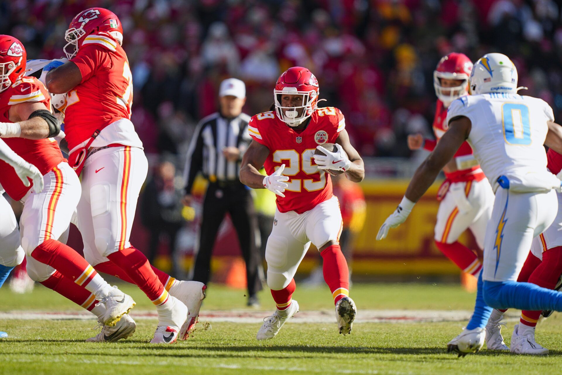 Is Kareem Hunt Injured? Breaking Down the Chiefs RB’s Status After Slow ...