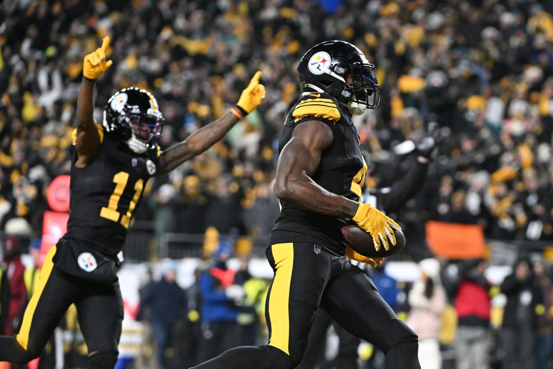 DK Metcalf Has Viral Altercation With Lions Fan: What Happened, and ...