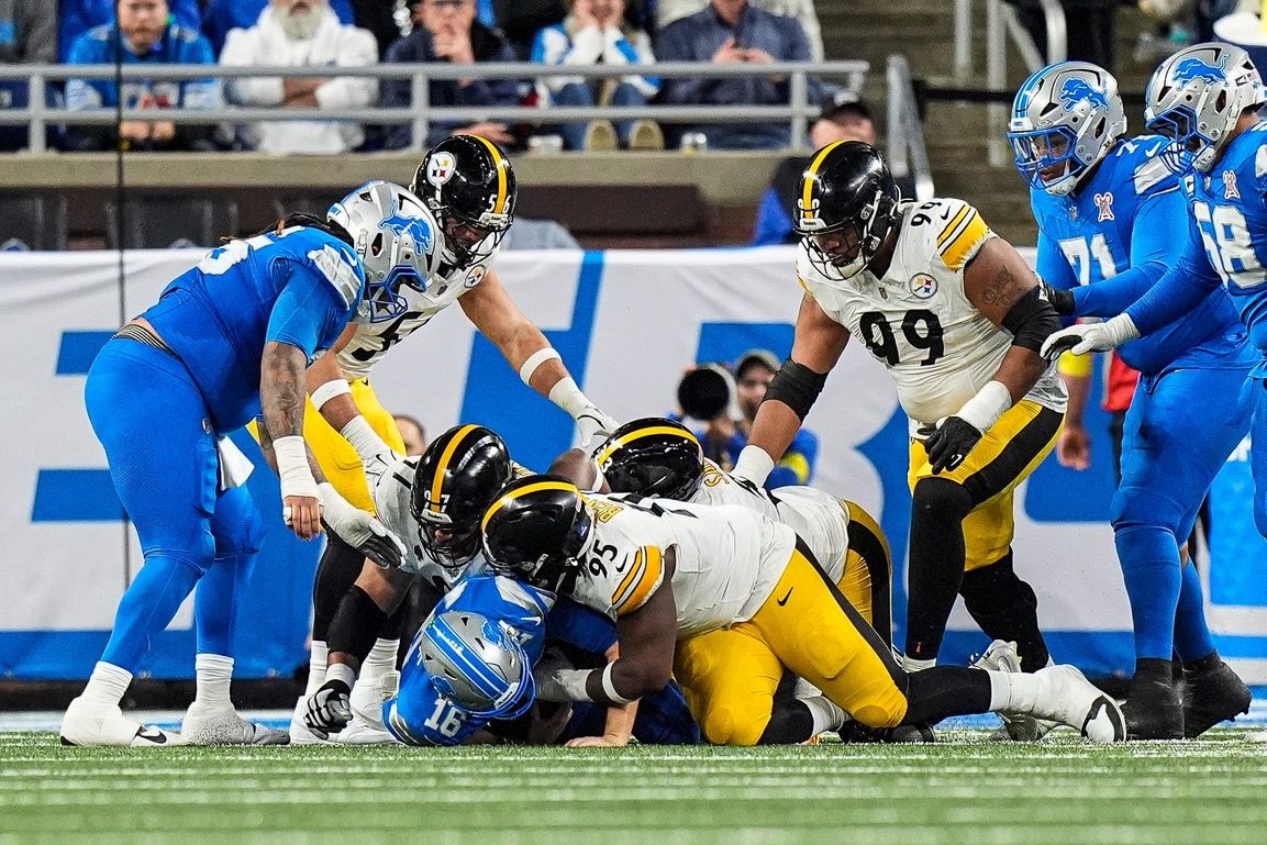 NFL World Reacts to Controversial Ending in Lions-Steelers Game: 'Such ...
