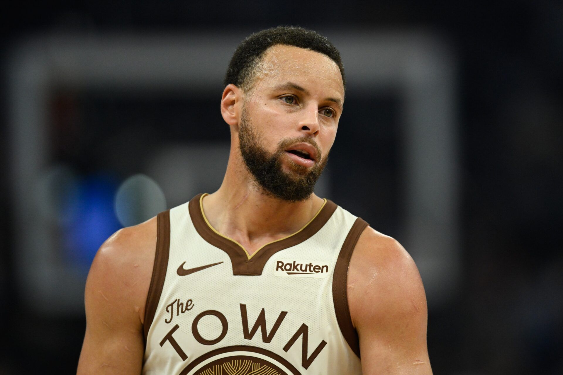 Steph Curry's Absurd No-Look Pass Went Viral In Magic-Warriors Game