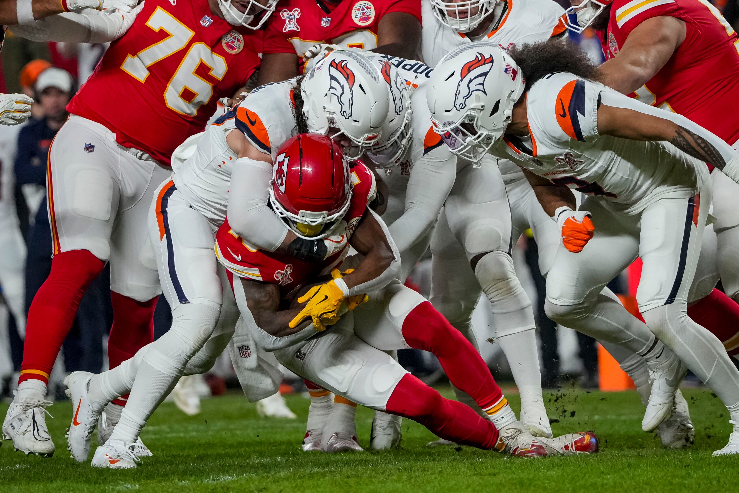 Patrick Mahomes Can Only Watch as Chiefs Dynasty Dies on Christmas Day
