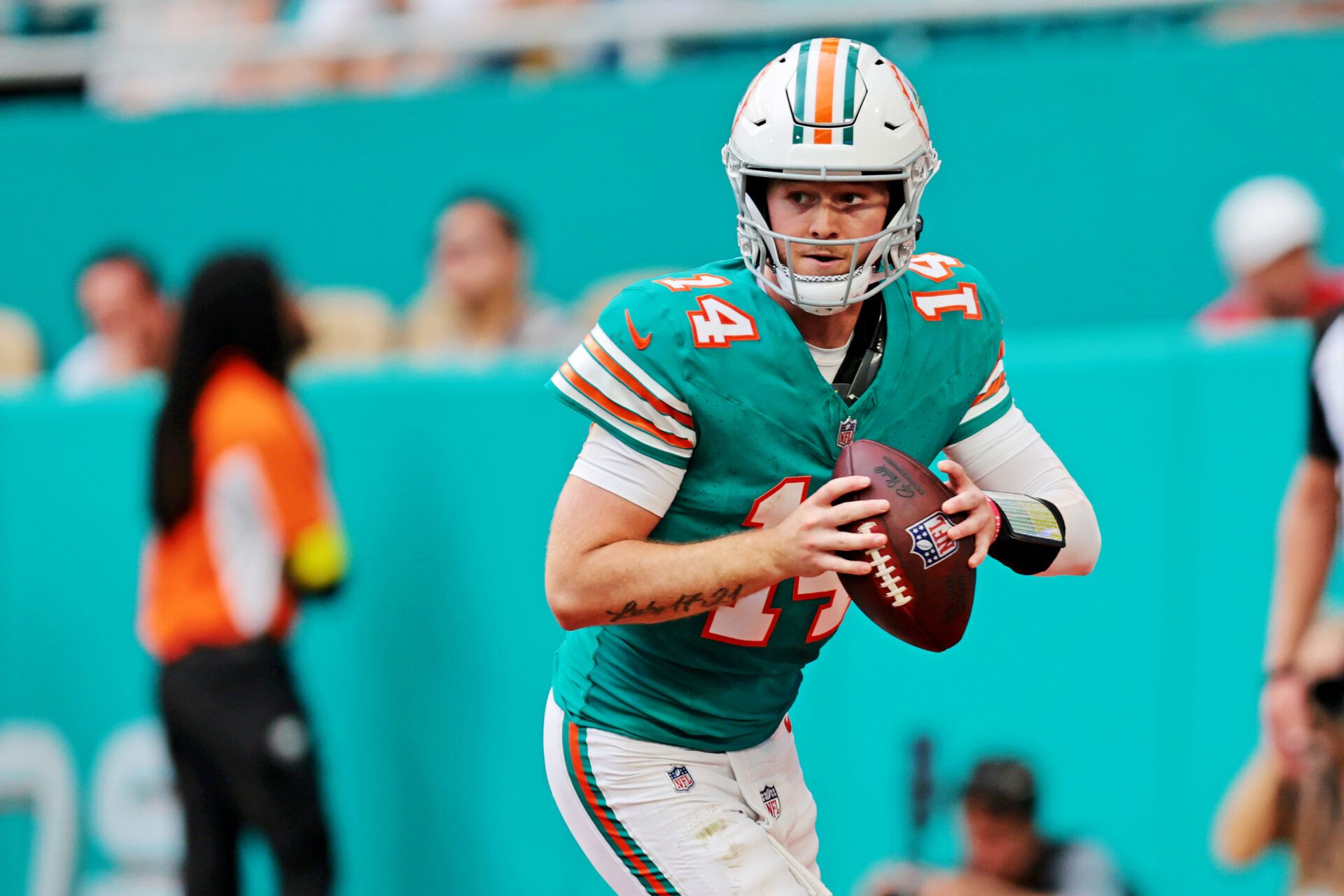 Quinn Ewers Fantasy Hub: Week 17 Injury Update, Start 'Em/Sit 'Em ...