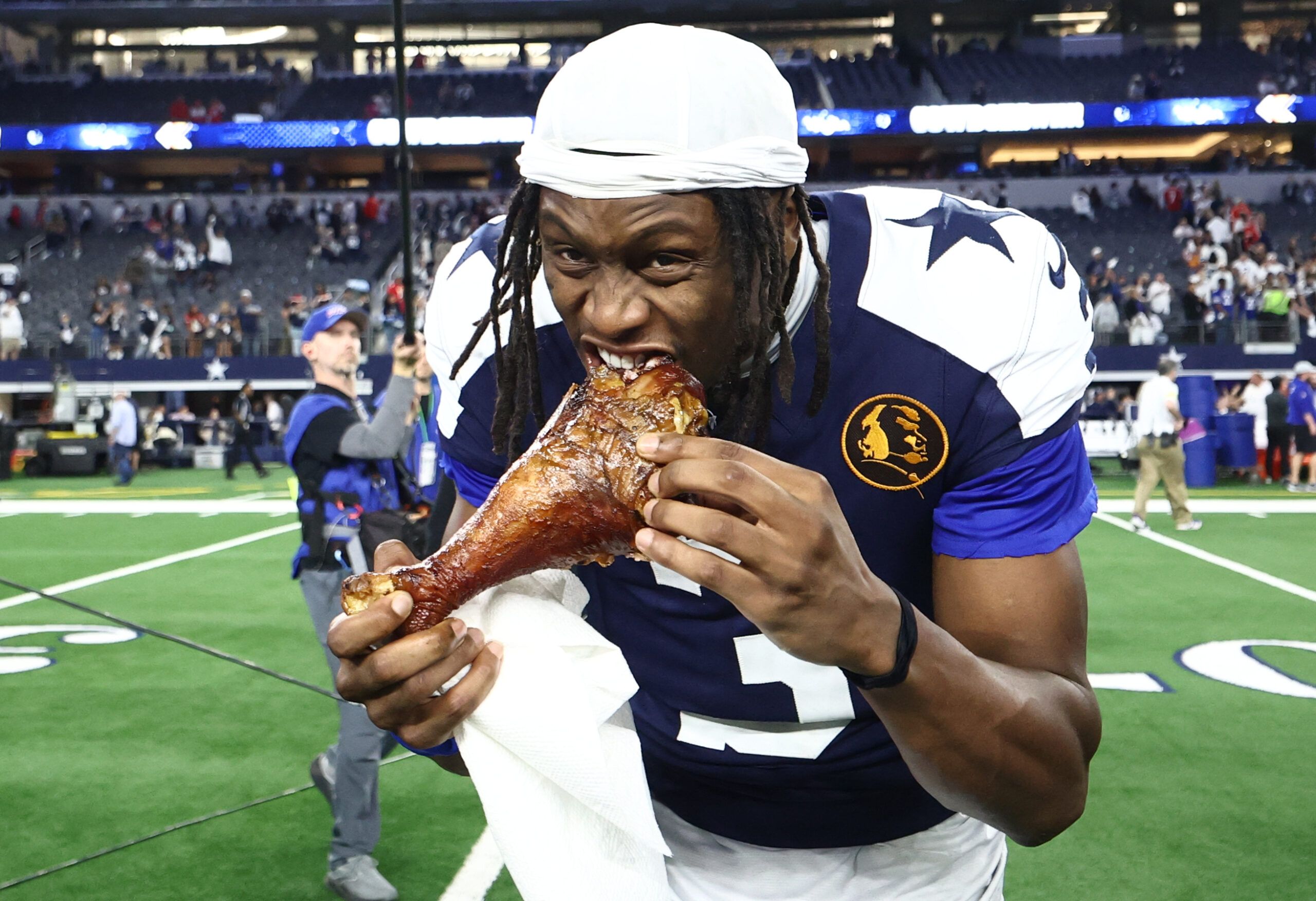 Cowboys Owner Jerry Jones Makes Stance Clear on George Pickens’ Agent ...