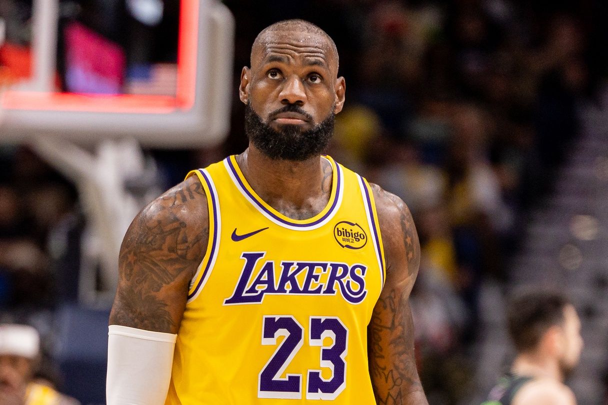 NBA World Reacts To LeBron James' Performance In Lakers-Pelicans Game