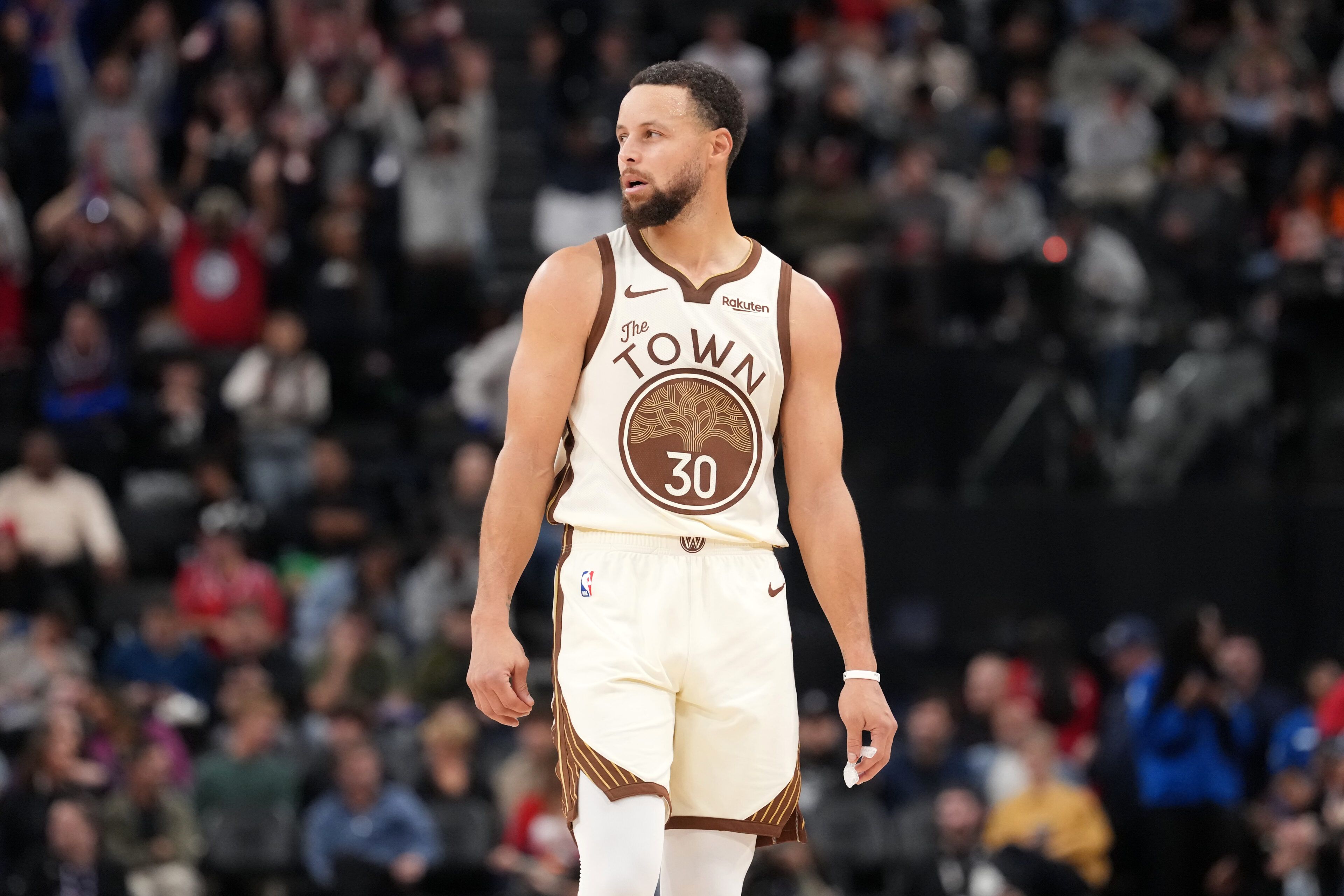 Stephen Curry Reveals 4 NBA Legends He Wants by His Side During His ...