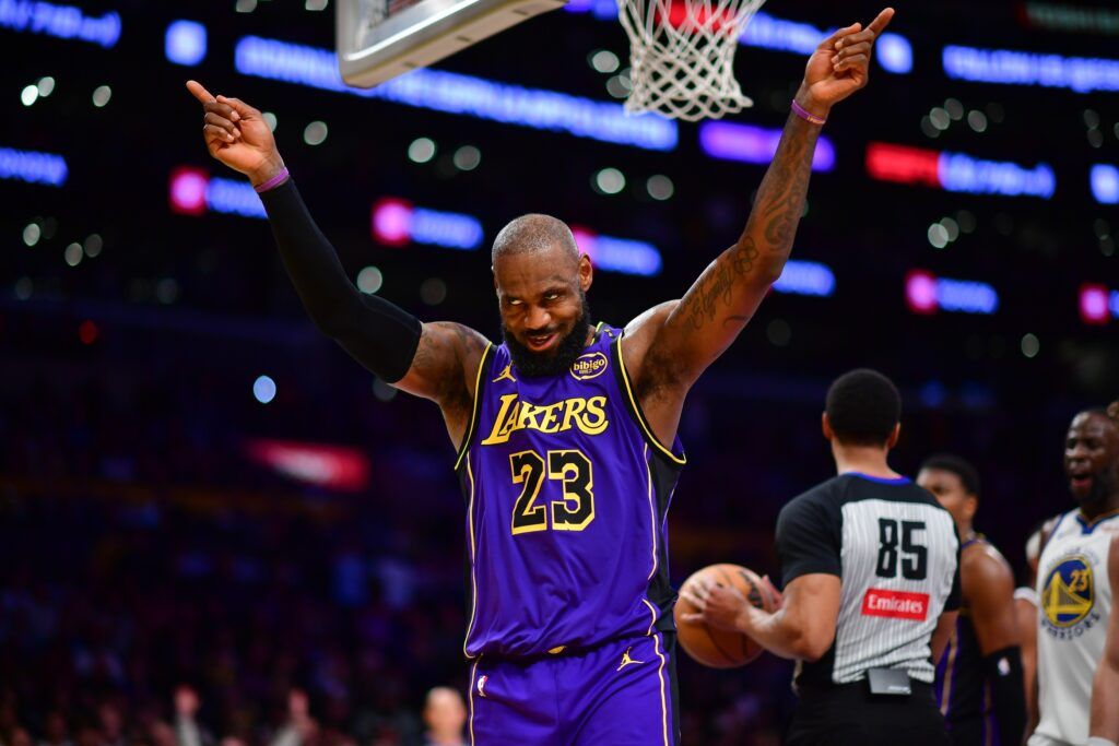 LeBron James Provides Hilarious Status Update Ahead of Lakers’ Back-to ...