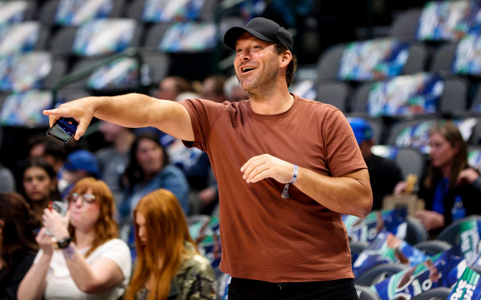 NFL World Destroys Tony Romo for 'Mute-Worthy' Commentary During Bills ...