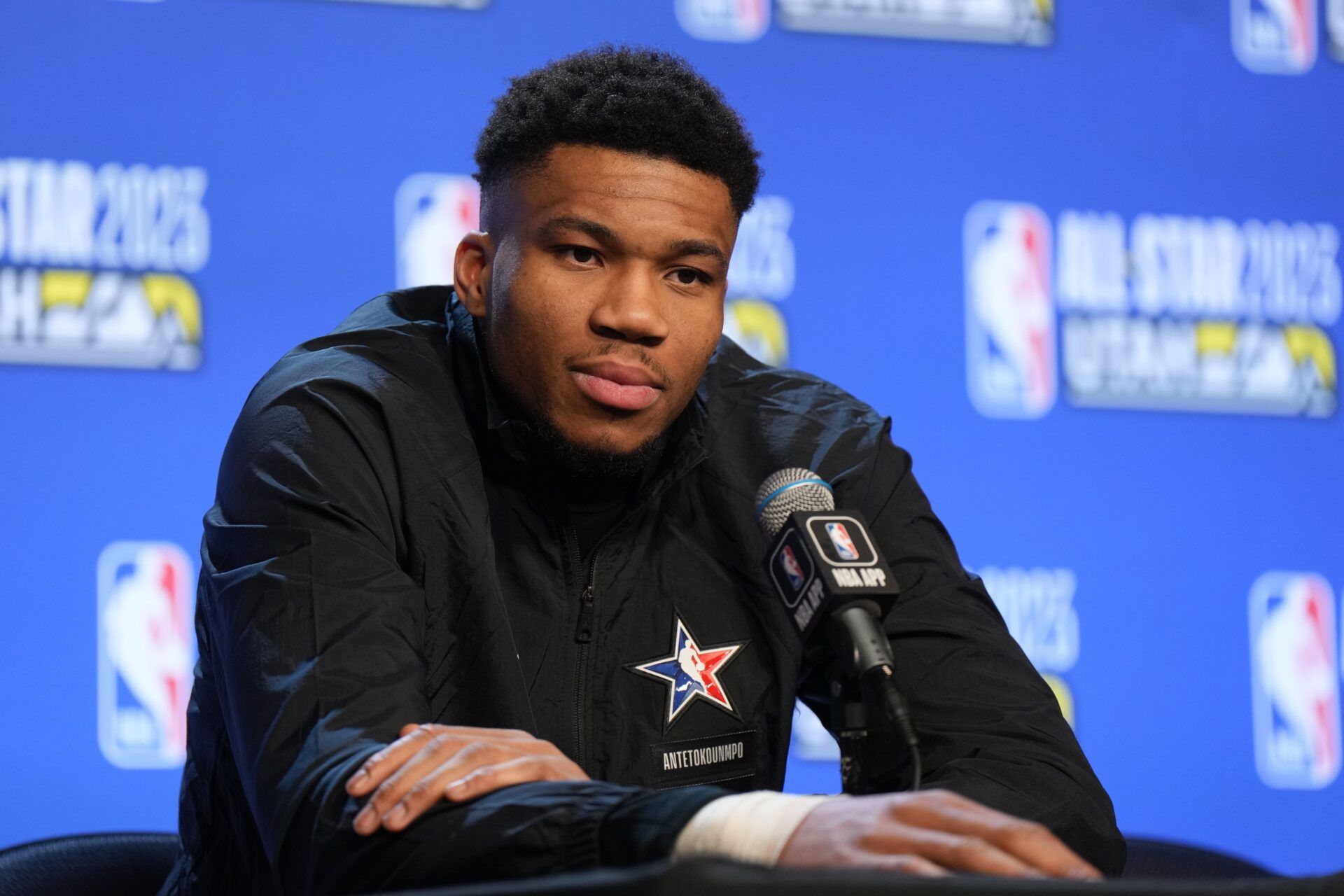 Giannis Antetokounmpo Made His Feelings Clear About Spurs Star Victor ...