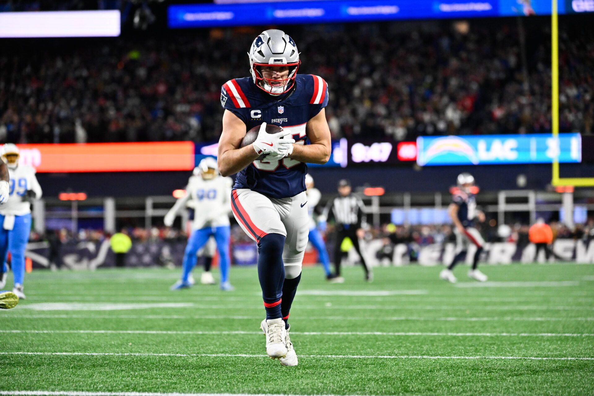 Is Hunter Henry Injured? A Look at the Patriots TE’s Injury Status ...