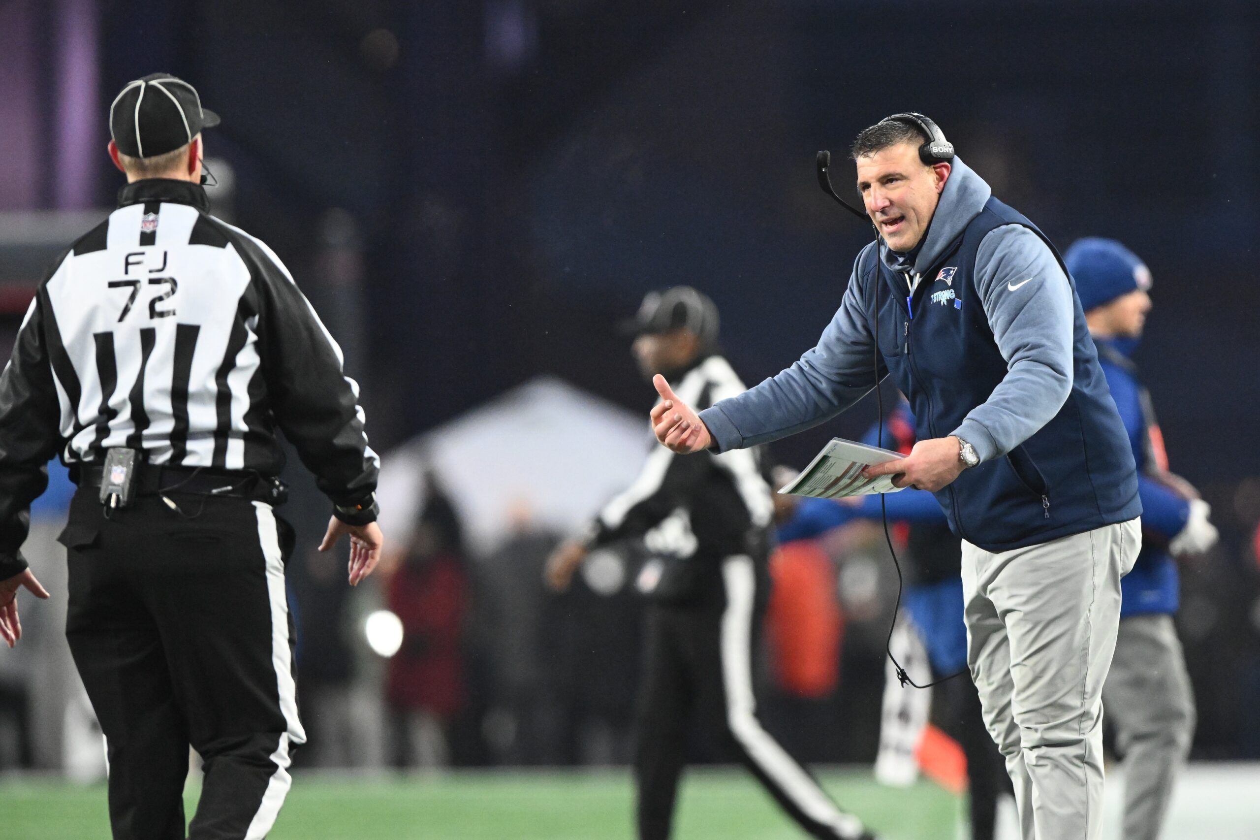 NFL World Clowns Titans for Firing Mike Vrabel As He Leads Patriots ...