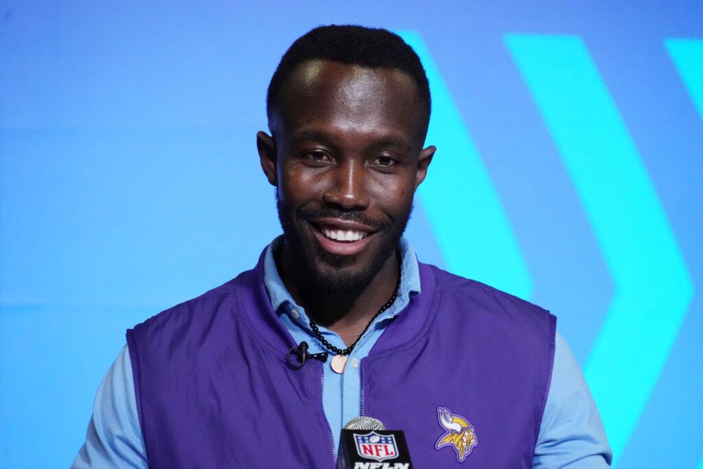 NFL World Rips Vikings GM Kwesi Adofo-Mensah for Letting Sam Darnold ...