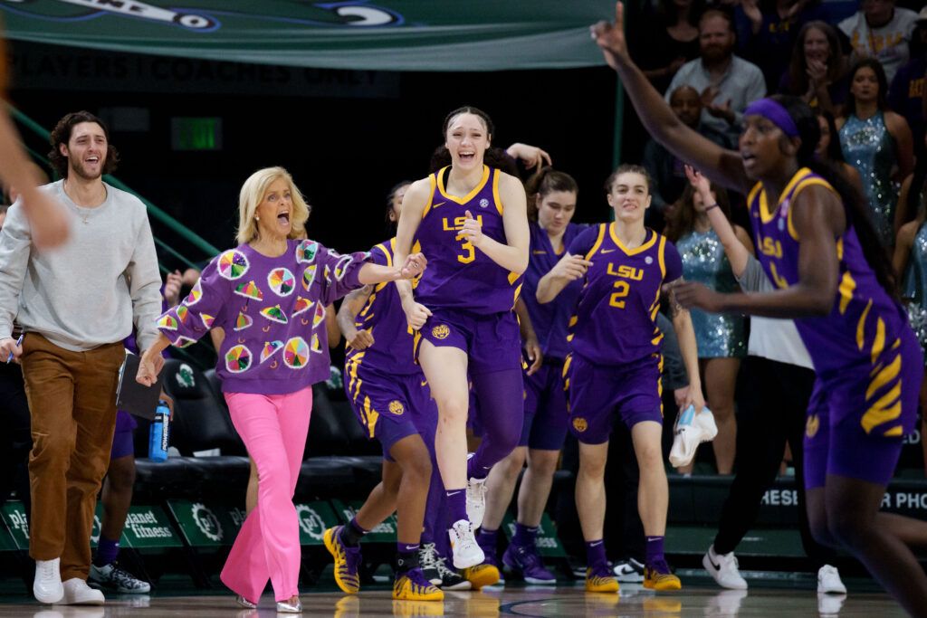 LSU’s Kim Mulkey Raves About Tigers Fans As Students Battle Freezing ...
