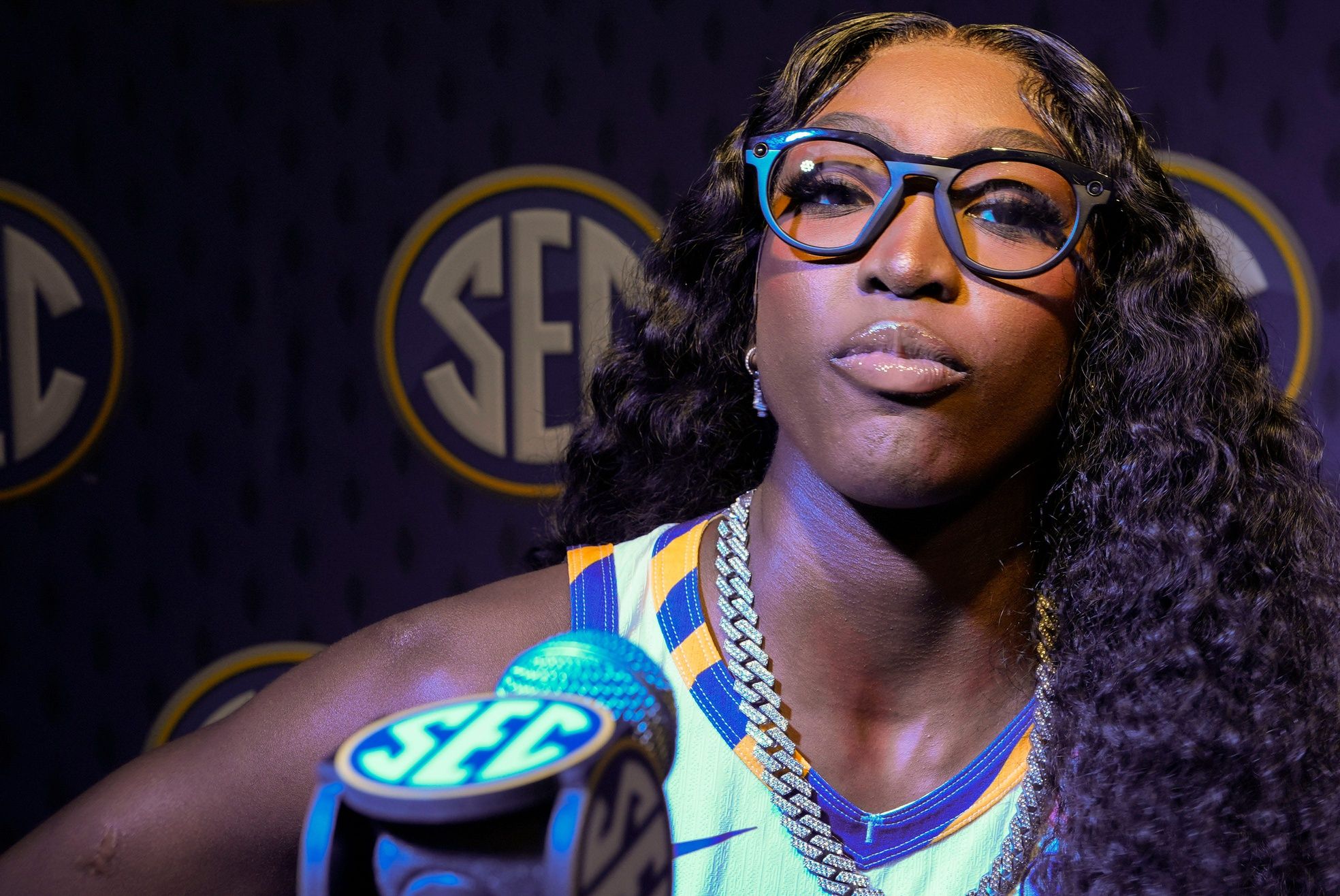 LSU’s Flau’jae Johnson Makes Heartwarming Charity Gesture Ahead of ...