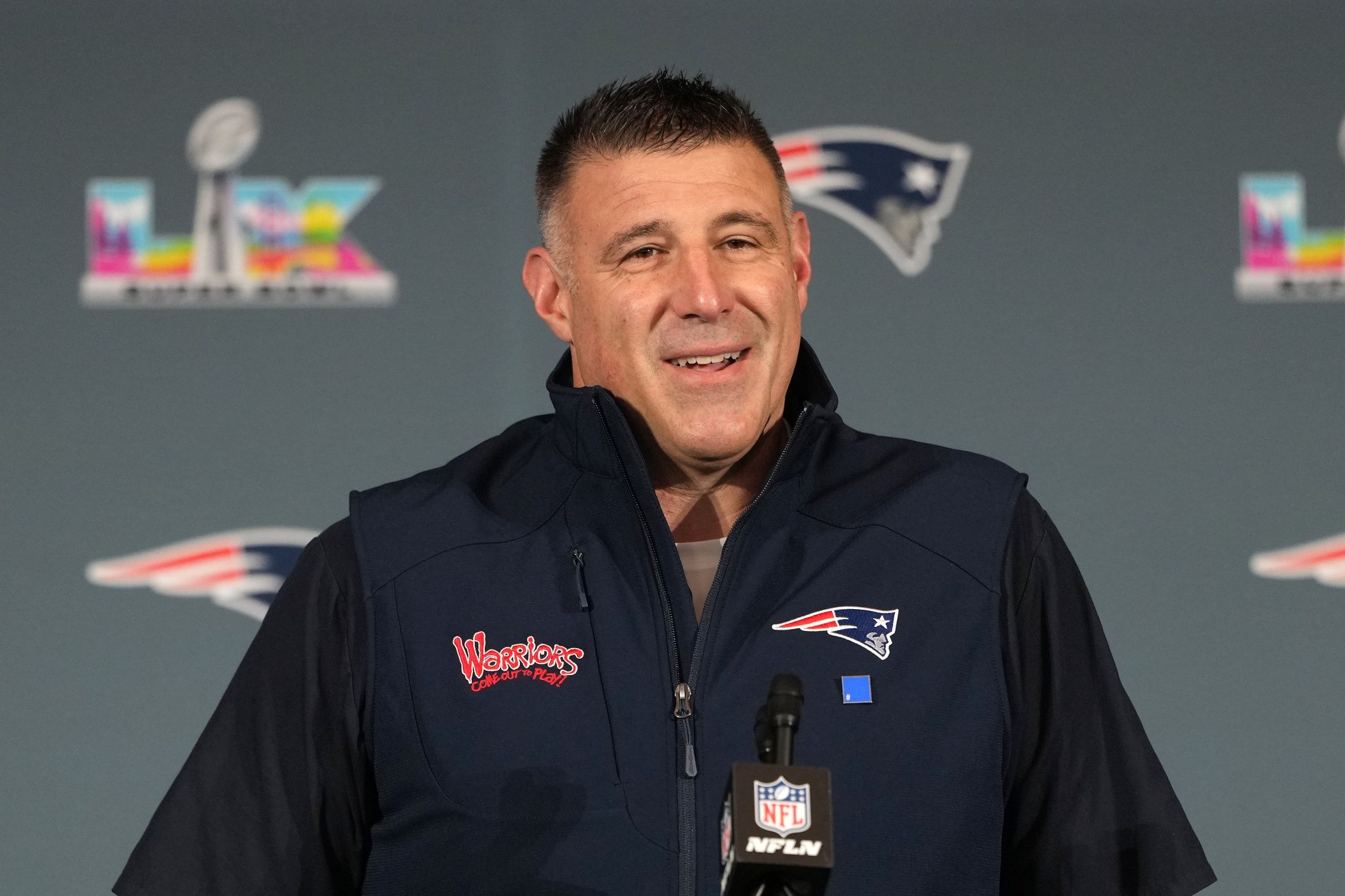Mike Vrabel Sent 3-Word Message to Patriots Players Ahead of Super Bowl ...
