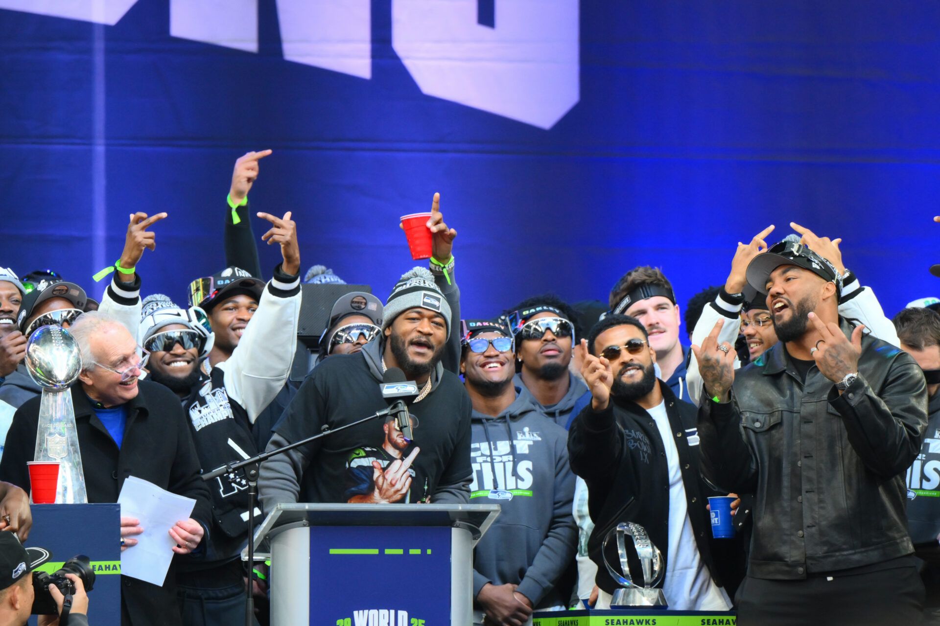 Seahawks Star Ernest Jones IV Sends NSFW Message to Seattle’s Haters ...
