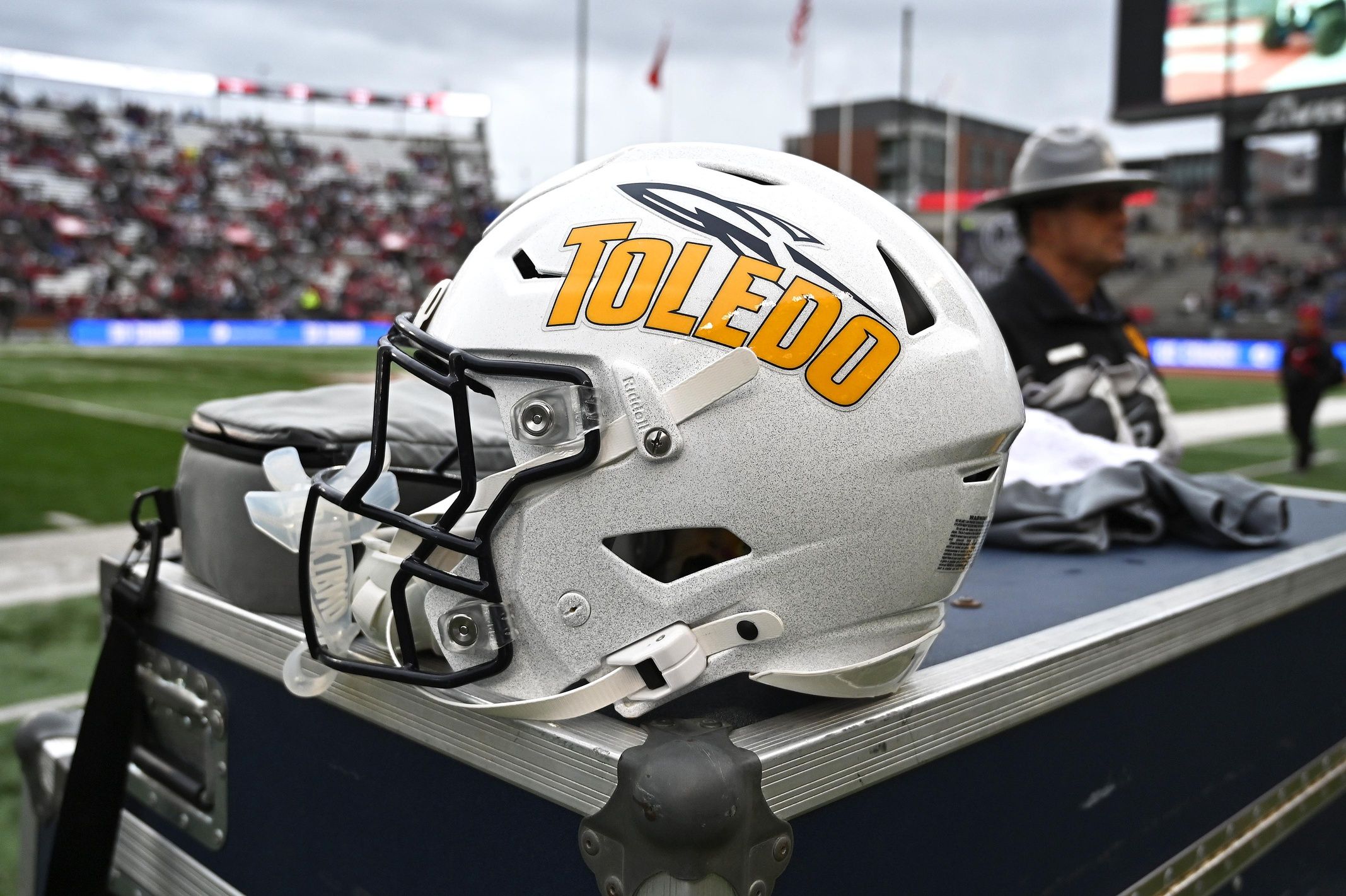Emmanuel McNeil-Warren Expected to Return Toledo to the NFL Draft Day 1 ...