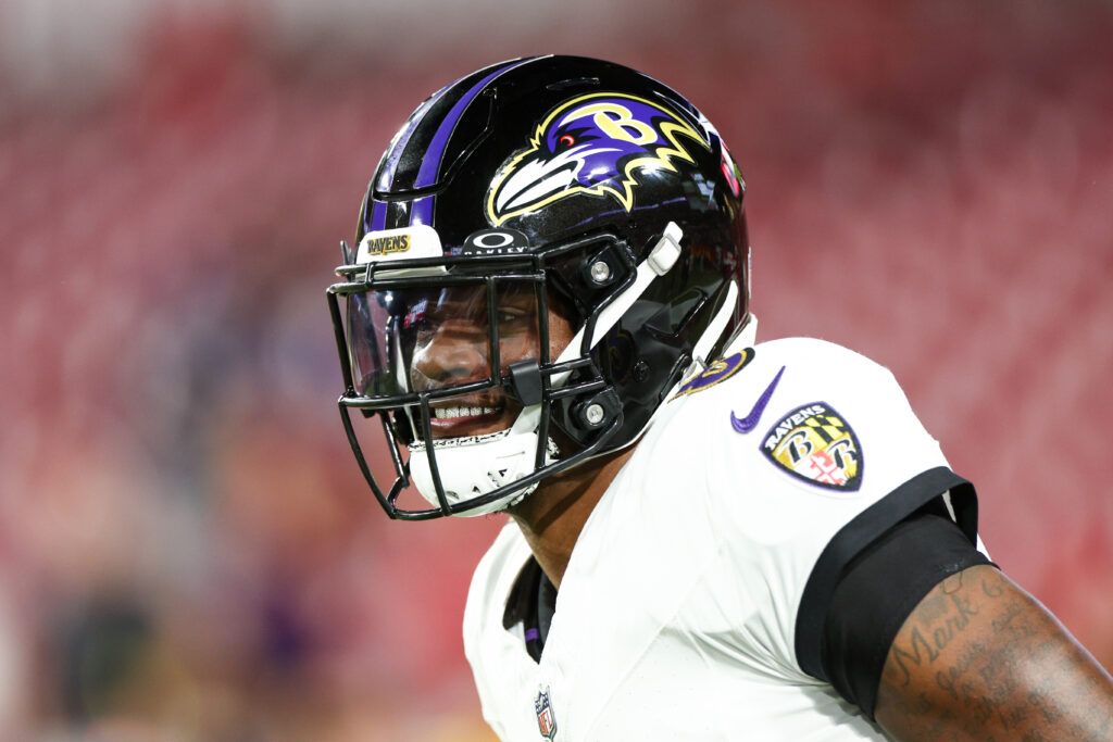 Ravens Star Lamar Jackson Adds Boxing to Offseason Training After ...