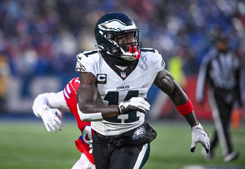 Eagles Analyst Slams ‘Smear Campaign’ Against A.J. Brown Over DeVonta ...