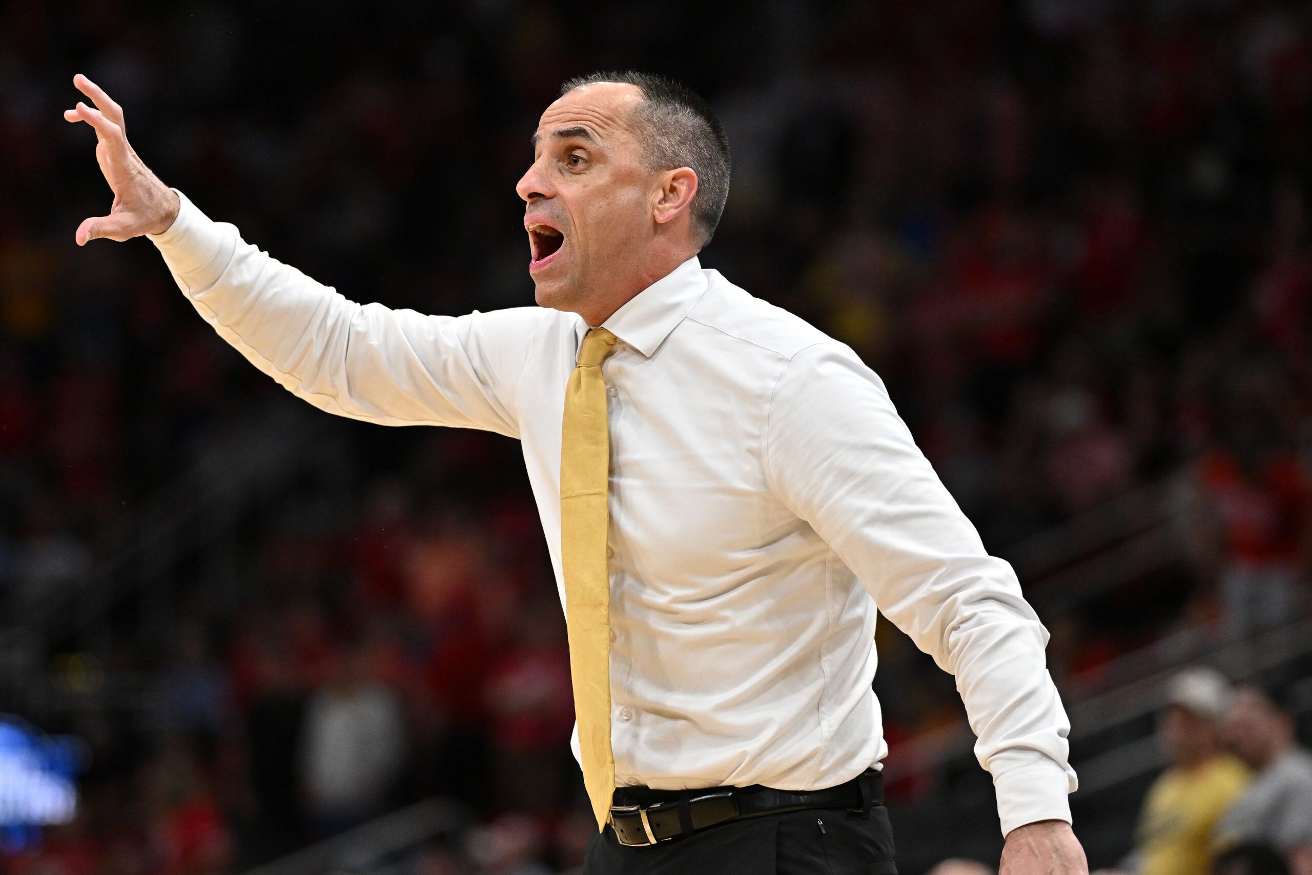 College Basketball World Reacts to Ben McCollum Leading Iowa’s Stunning ...
