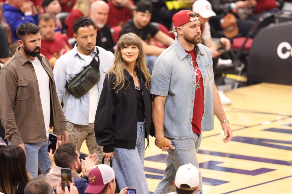 Is Taylor Swift a Knicks Fan? A Look at the Pop Superstar’s NBA Fandom ...